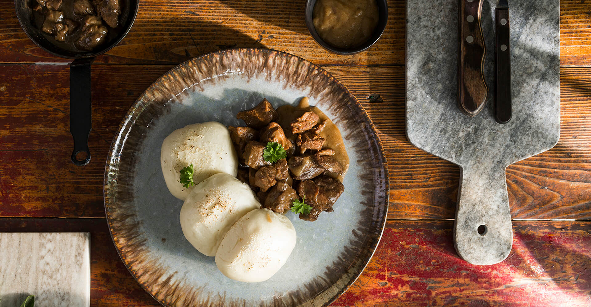 Gulasz z jelenia z pyzami - Hycka